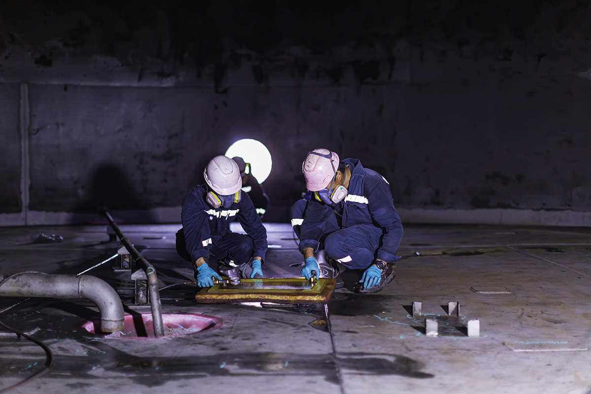 Personal Protective Equipment in the Oil and Gas Industry: Importance ...